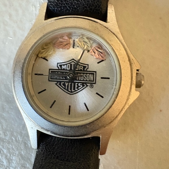 Harley-Davidson | Accessories | Harleydavidson Ladies Silver Dial Watch ...